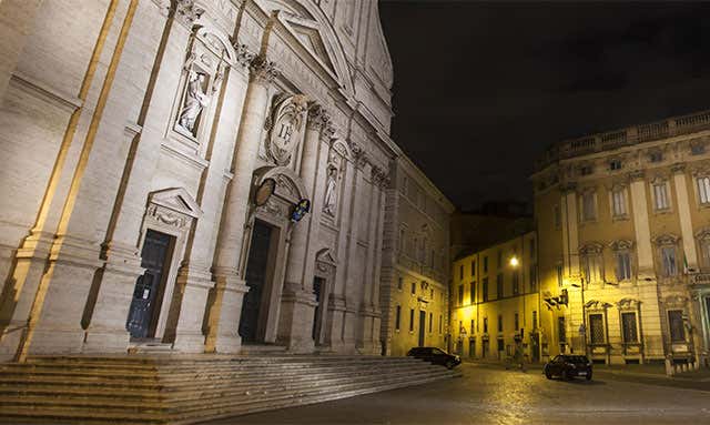 Piazza Del Gesu Roma